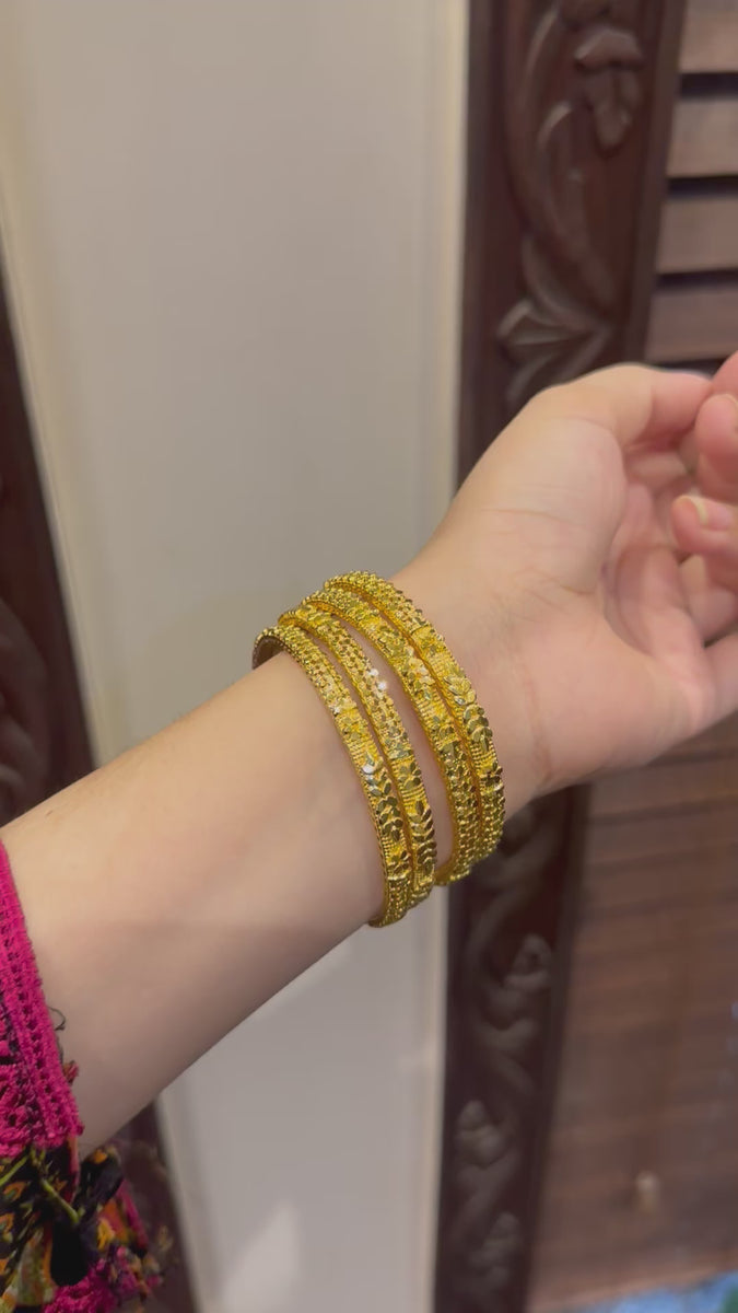 6'Pcs Madrasi Design Gold Plated Bridal Kangan – Aloro Jewels